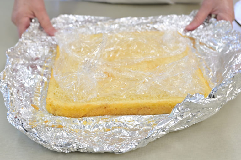 Trick to Cutting Perfect Squares in Cakes, Bars & Brownies | Baking Secrets
